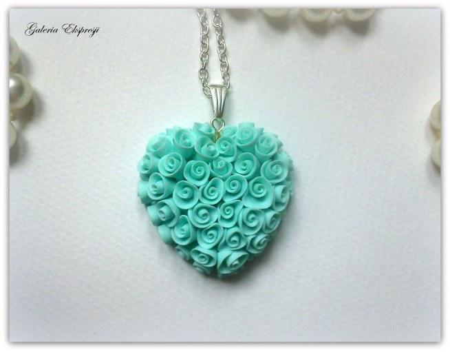 Miętowa zawieszka serce z modeliny fimo na Galeria Ekspresji - Zszywacz.pl